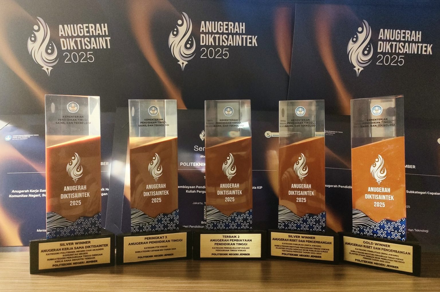 Polije Borong Lima Penghargaan pada Anugerah Diktisaintek 2025 ...